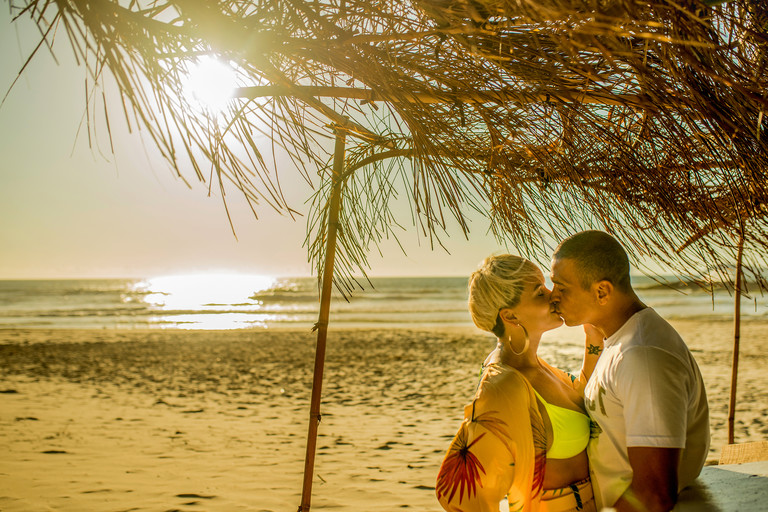 Ensaio de Casal na Praia da Guarda do Embaú- Shanna e Armstrong